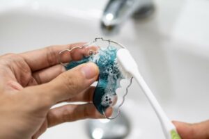 How to Fix a Cracked Retainer? (Permanent and Removable) - Zaytoun ...