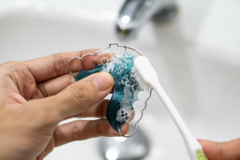 How to Fix a Cracked Retainer? (Permanent and Removable) - Zaytoun ...